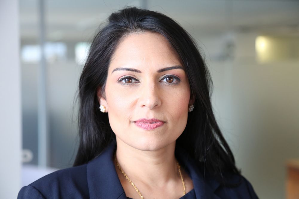 Priti Patel forzada a renunciar tras reunirse con altos funcionarios ...