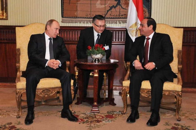 Putin y Sisi acuerdan cooperar para resolver la crisis en Libia