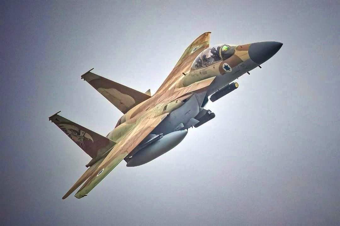 Aviones De Guerra De Israel Y Eau Vuelan Juntos En Gran Ejercicio