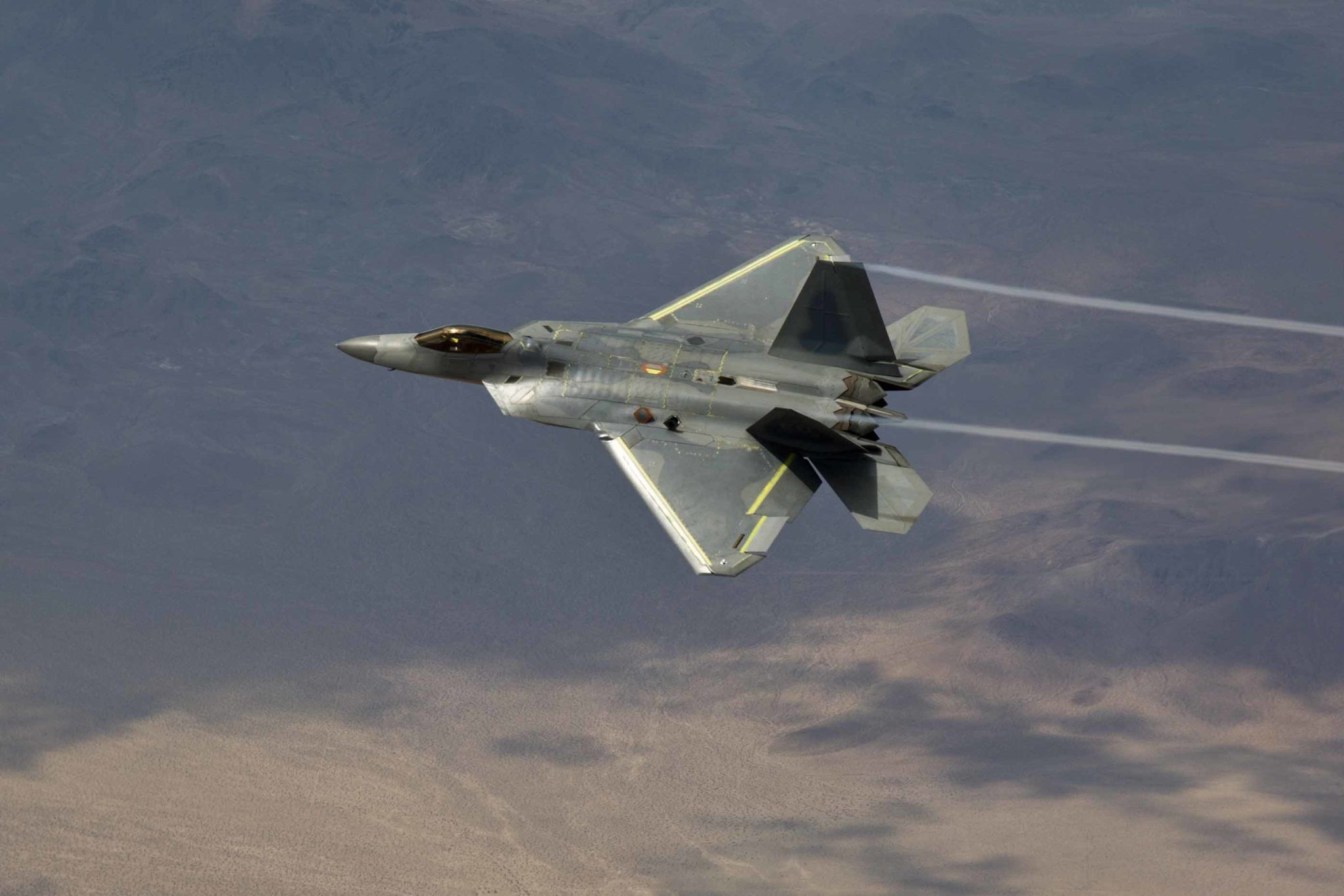 Su-75 Checkmate: Un avión de papel que Rusia presenta como “sigiloso”