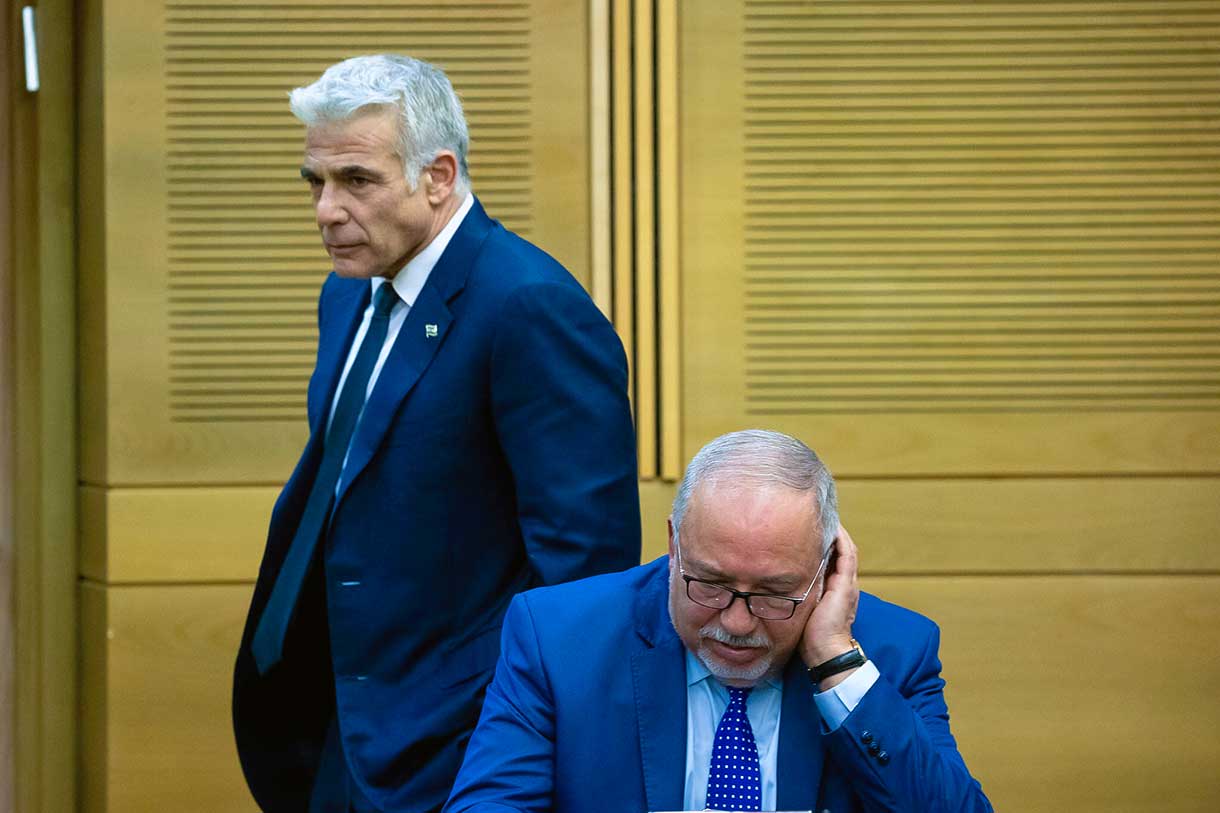 Principal rabino haredí: Lapid y Liberman son peor que los nazis
