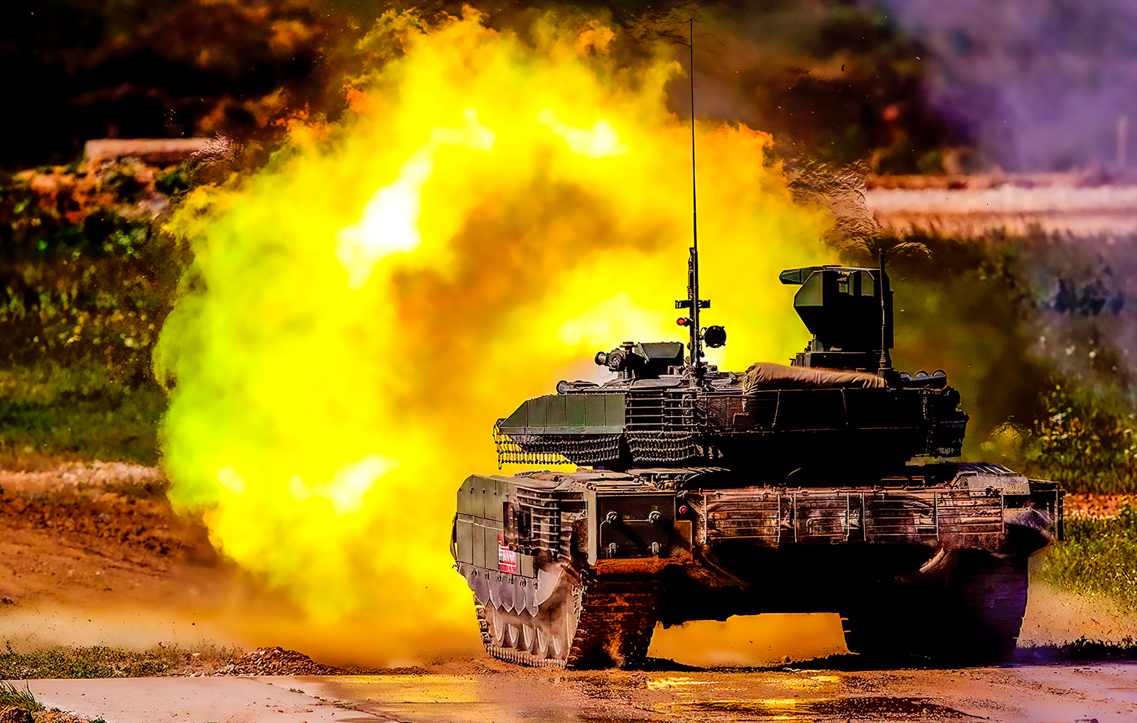 Combate: El tanque ruso T-90M contra los misiles NLAW y Javelin ...