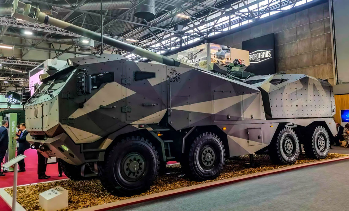 Excalibur Army presenta un obús sobre el chasis Tatra Force 8x8 ...