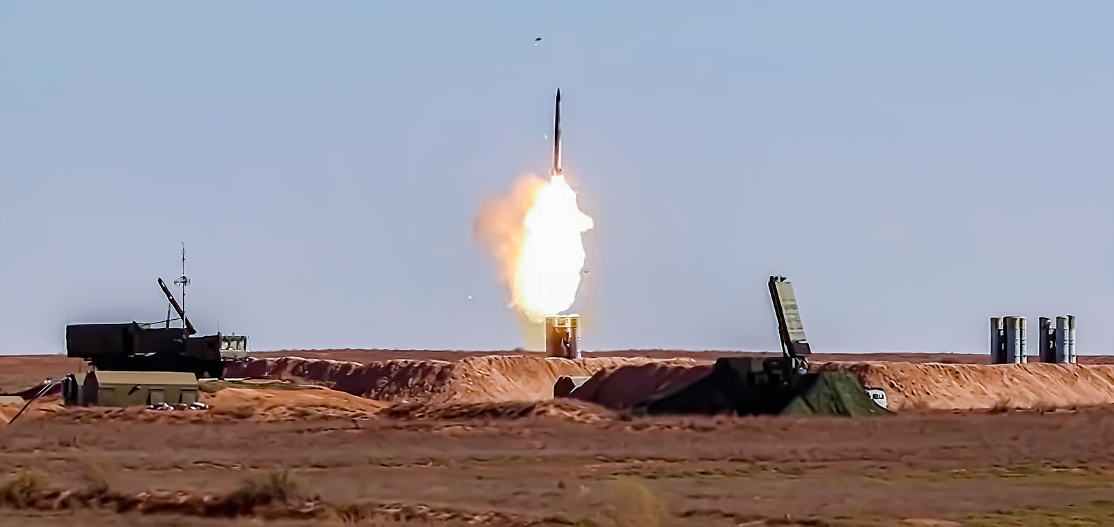 El sistema ruso S-400 no puede interceptar el cohete HIMARS