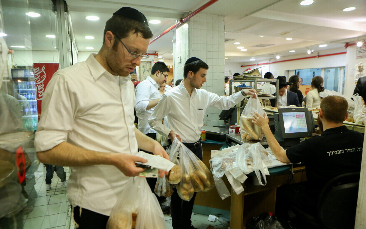 Israel anuncia una subida del 20% en el precio del pan regulado