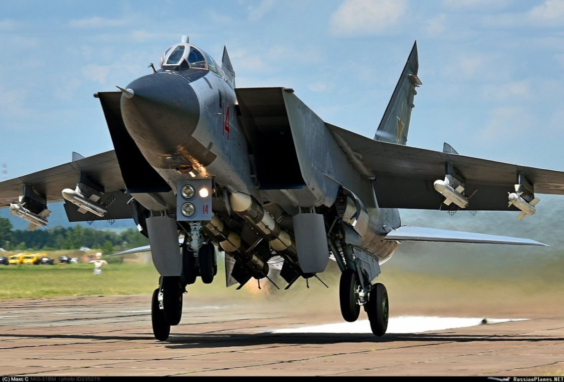 MiG-31 ruso practicó maniobras en la estratosfera