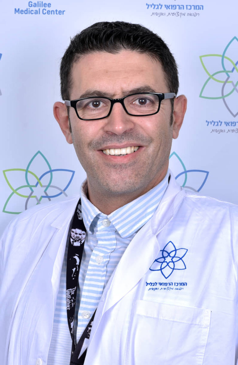 Médicos israelíes reconstruyen el nervio facial de una joven