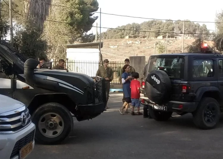 Fuerzas de seguridad de la AP rescatan a mujeres y niños israelíes de un ataque en Nablus