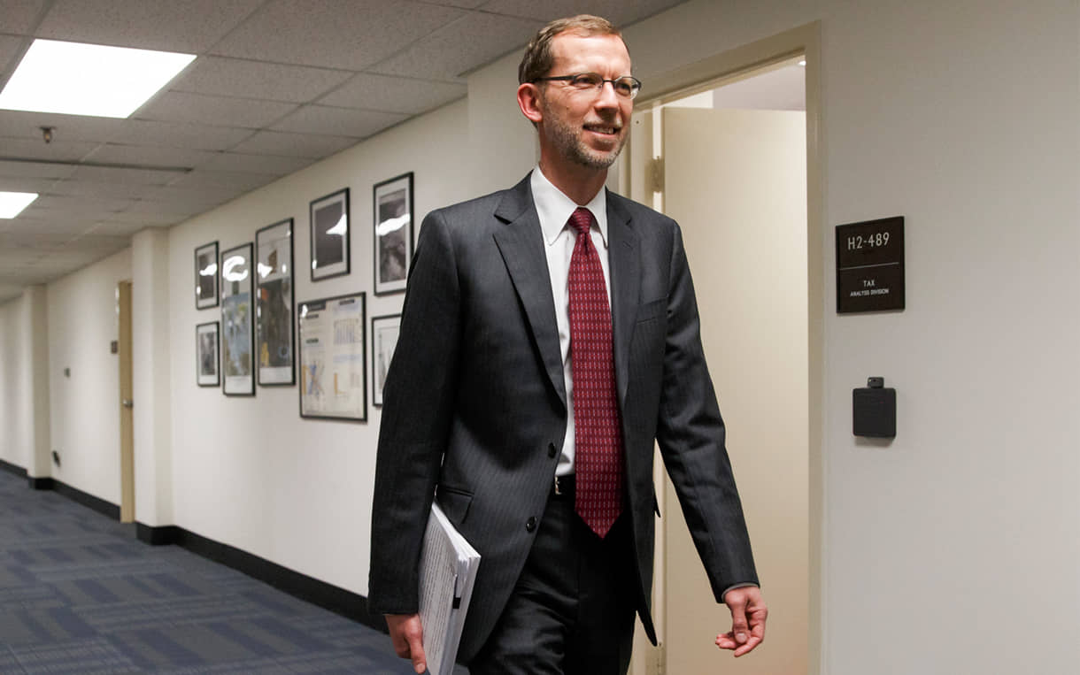 Harvard restablece la beca al ex jefe de Human Rights Watch tras sus ...