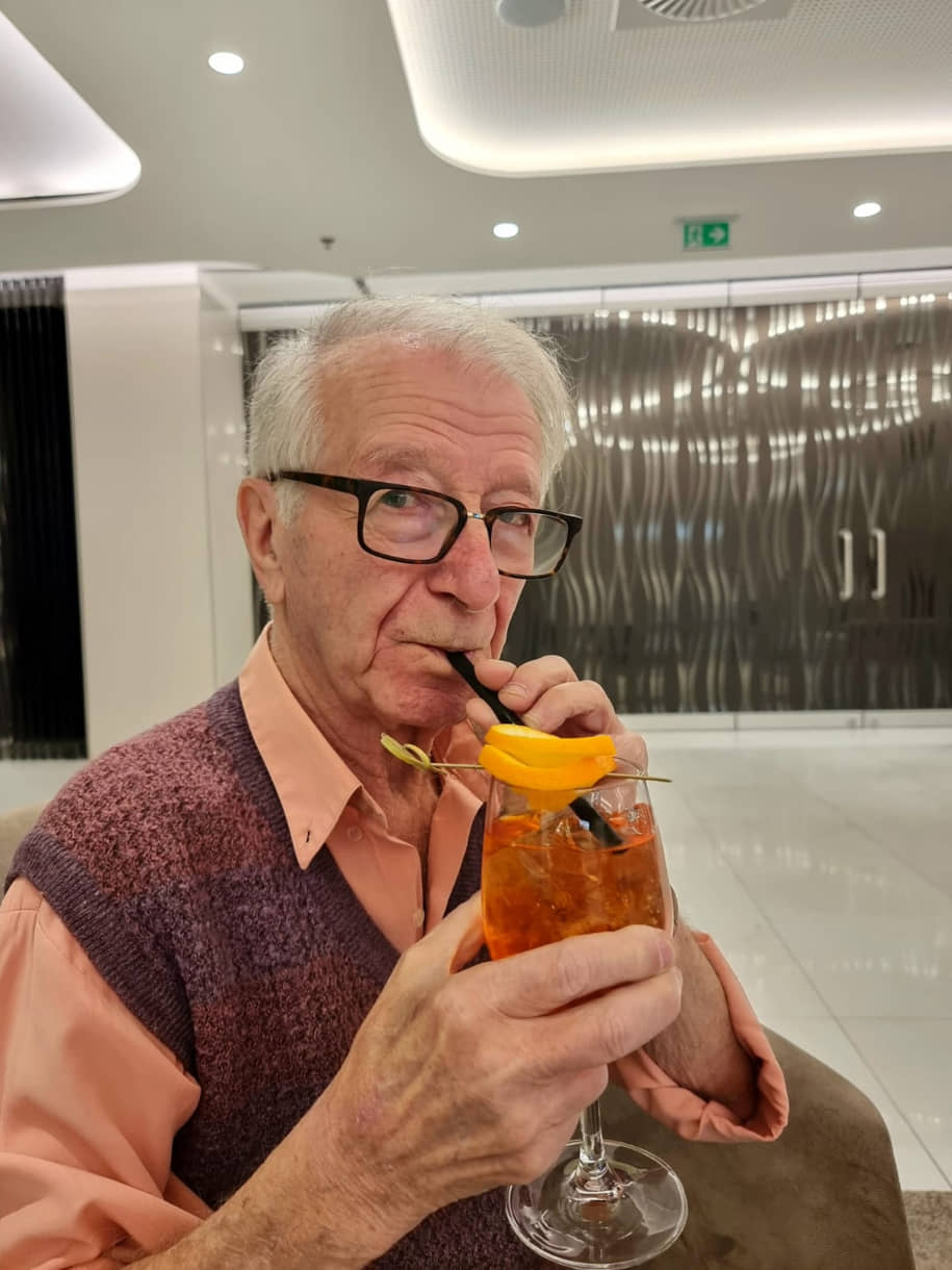 Superviviente del Holocausto lucha contra el antisemitismo en las redes ...