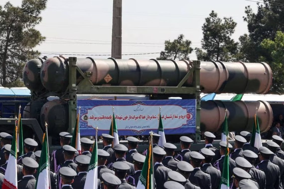 Irán exhibe su arsenal militar: Vea qué armas mostró