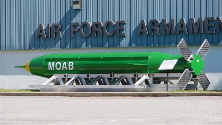 MOAB: Conoce a la madre de todas las bombas
