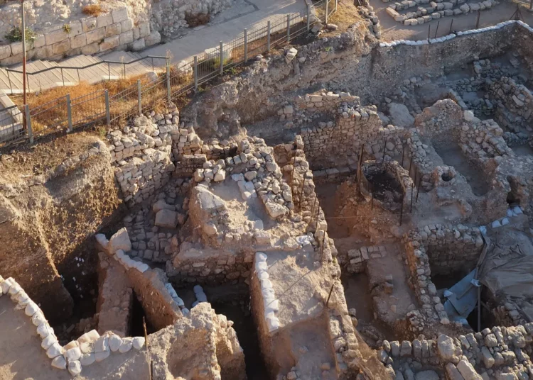 Pruebas de la destrucción de Jerusalén a manos de romanos y babilonios ...