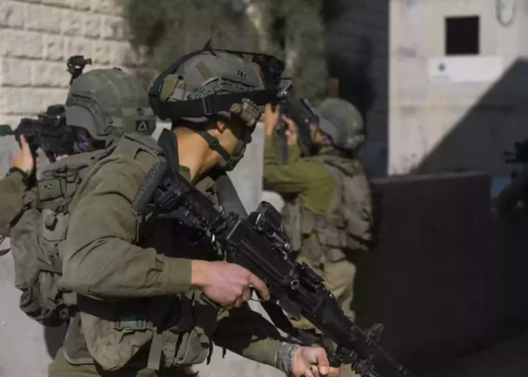 FDI encuentra bandera del ISIS en la masacre en el sur de Israel