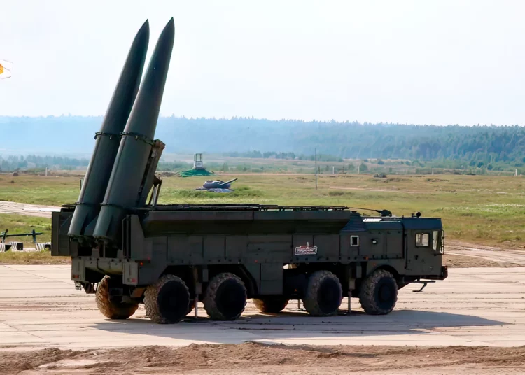 Rusia posiciona misiles Iskander en frontera de Ucrania