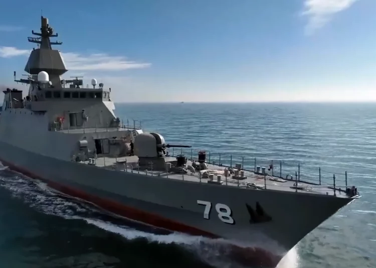 Irán despliega destructor Deilaman en el mar Caspio