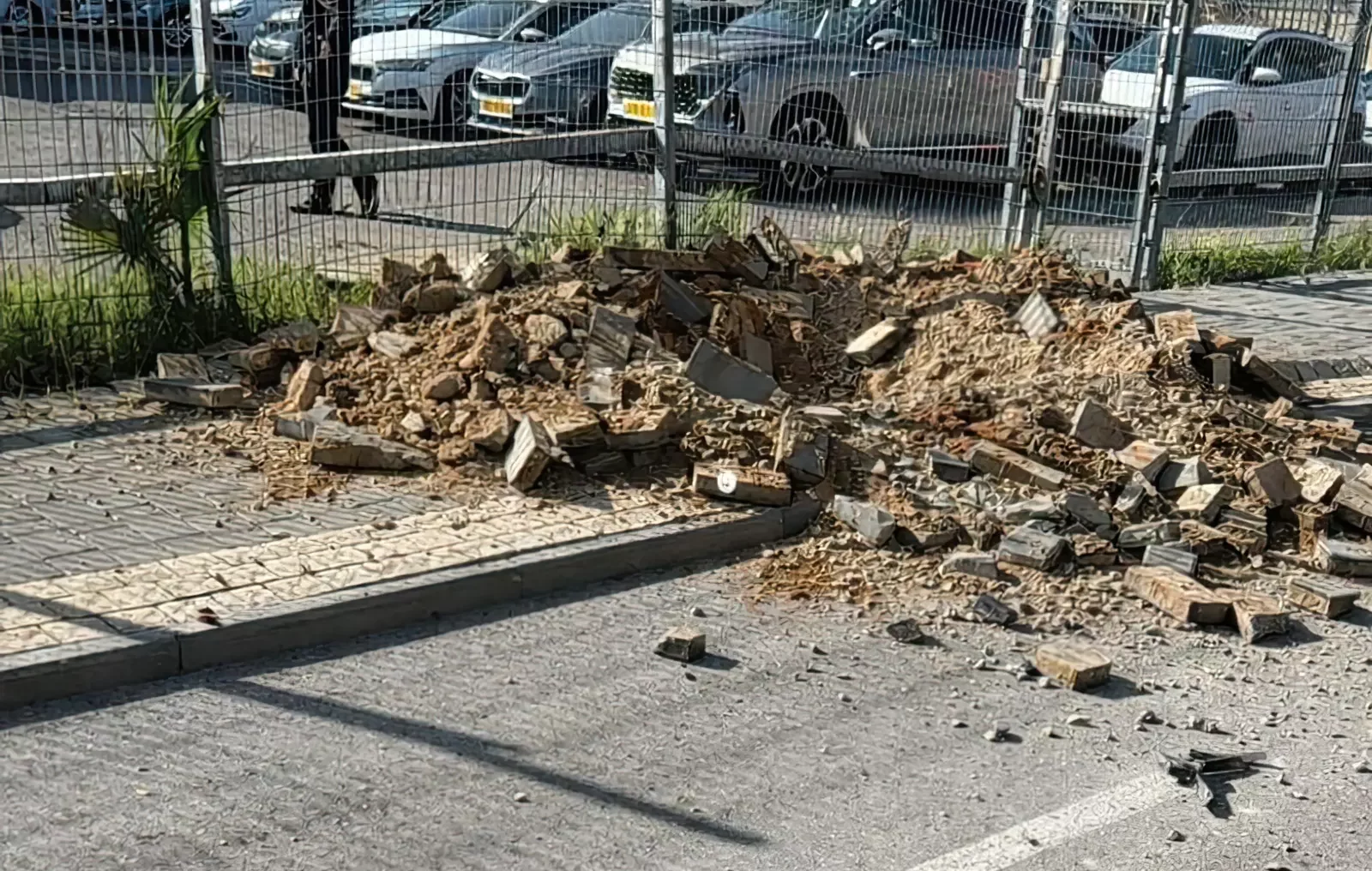 Daños en Bat Yam y Holon tras nuevo ataque iraní con misil