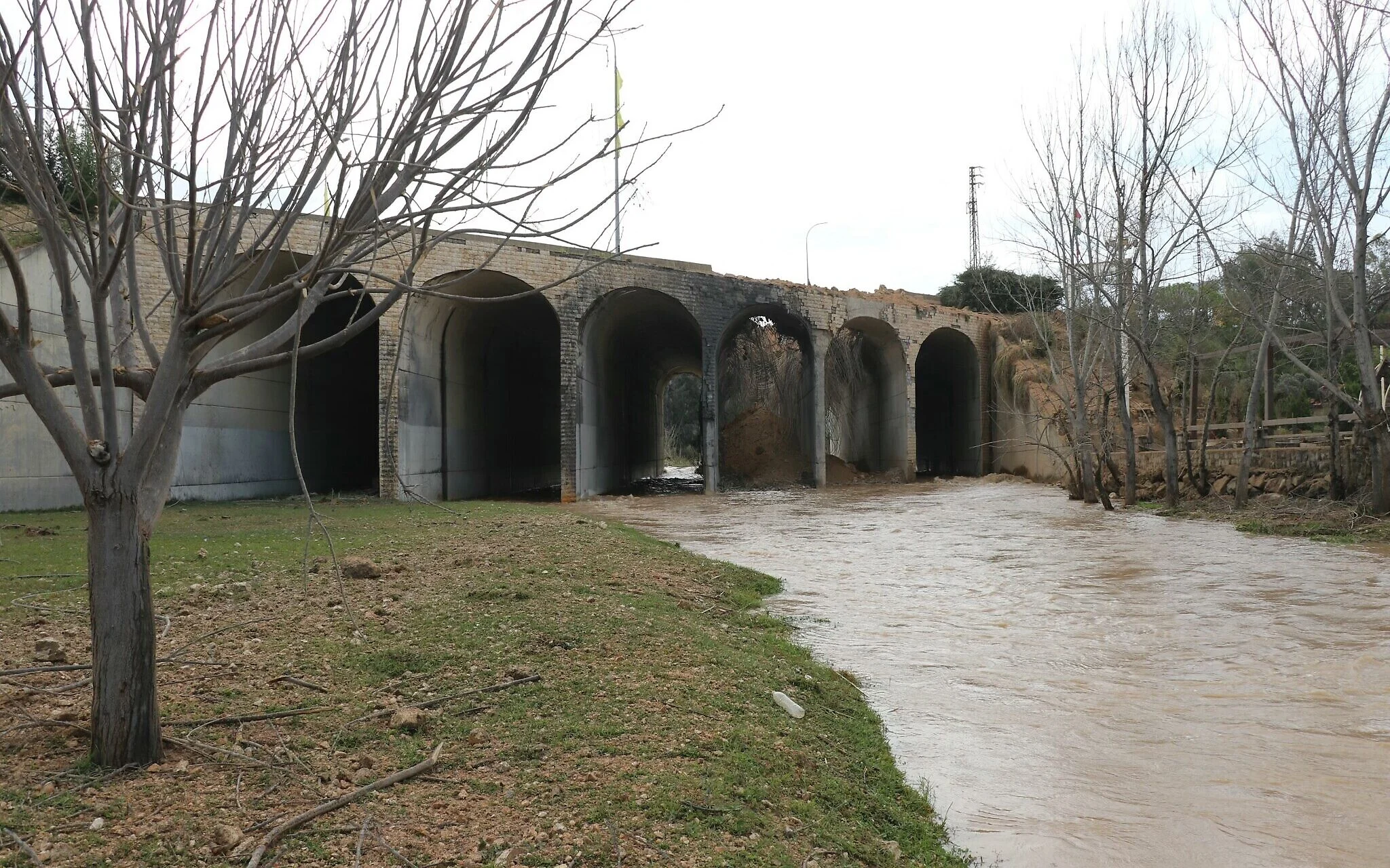 El Líbano cierra el último puente sobre el río Litani tras la amenaza ...